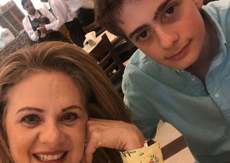Picoteando El Espectaculo La Actriz Érika Buenfil Revela Que Su Hijo