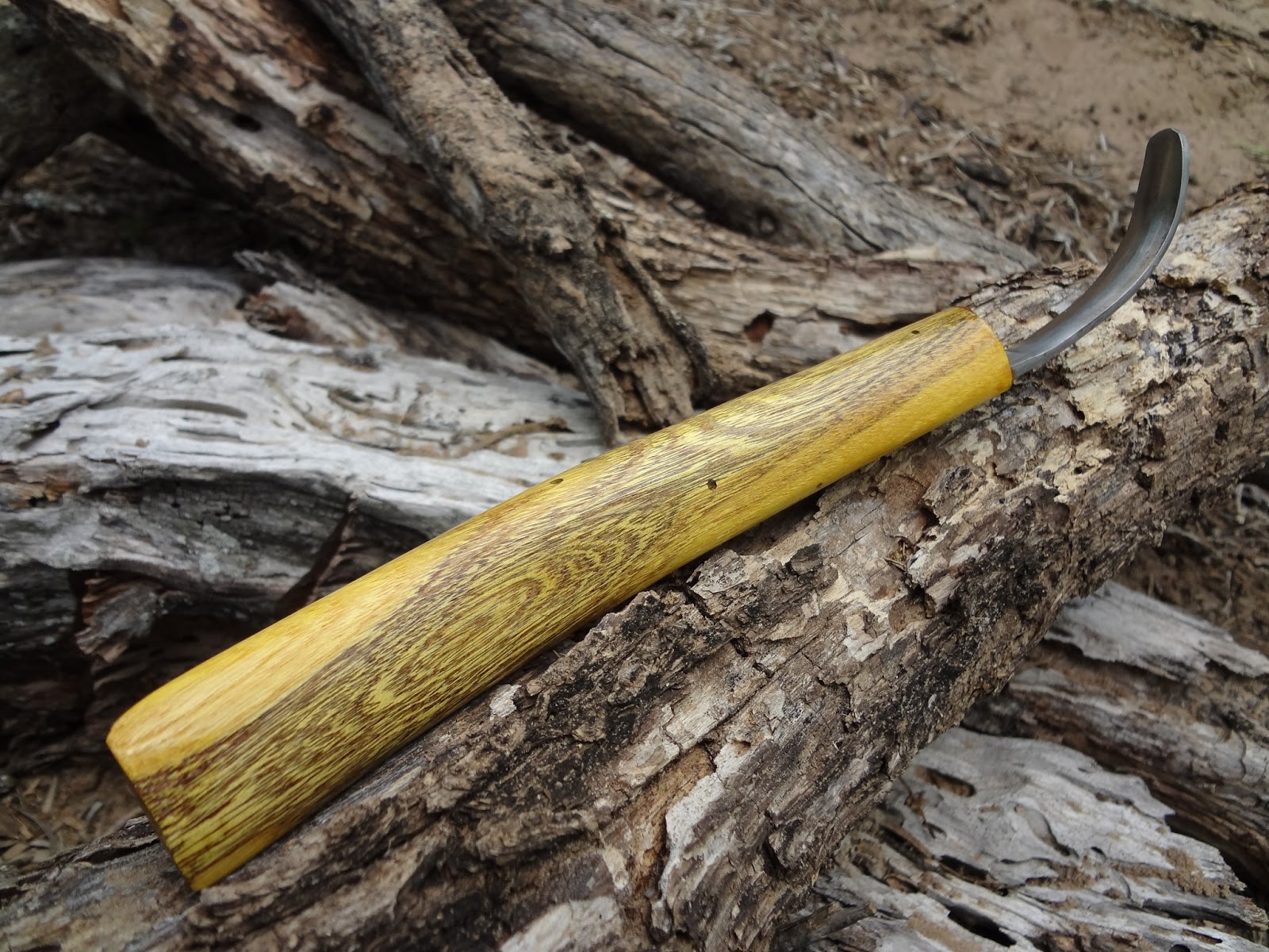 Woods Roamer: An Array of Crooked and Hook Knives (Part Two)