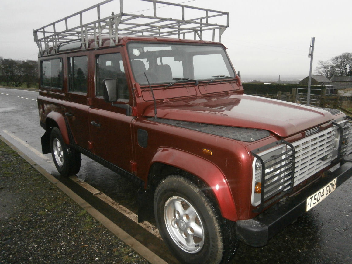 Landrover Defender: Land Rover Defender 110 Td5 County station wagon ...