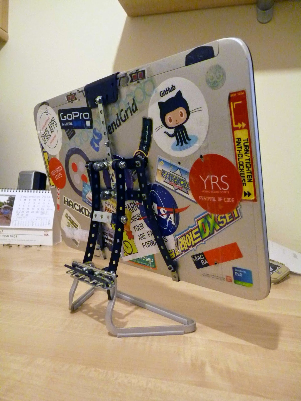 Turning a laptop screen into an external monitor.