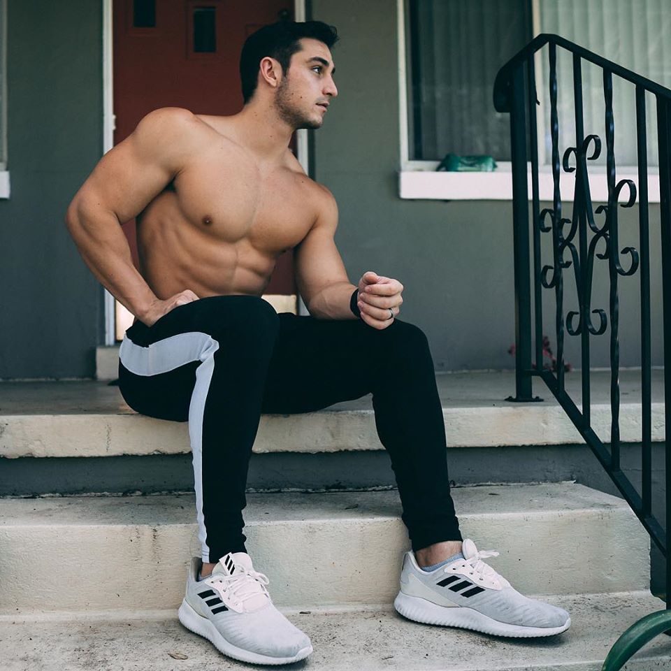 the beauty of male muscle: Justin