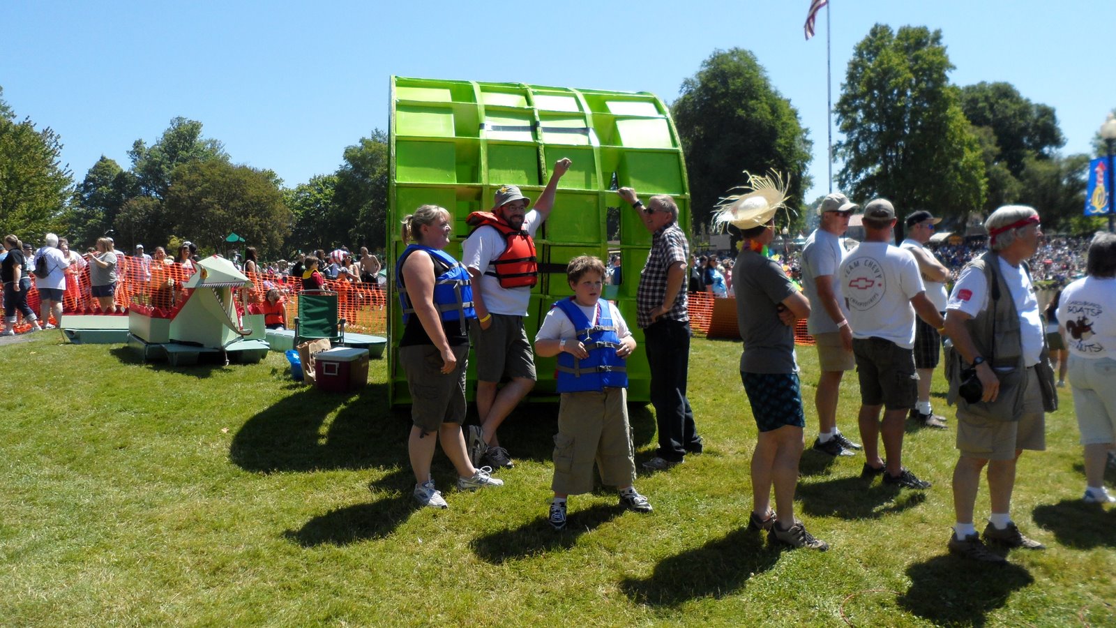 Shamrock Pirates: Cardboard Boat Regatta 2010: Race time!