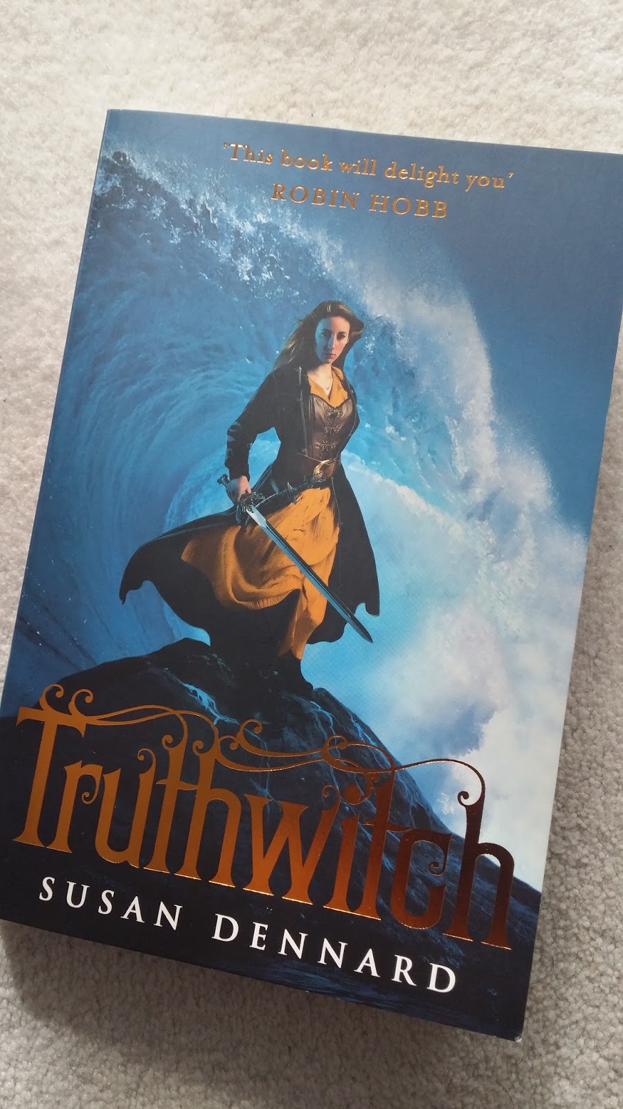 Truthwitch by Susan Dennard book review!