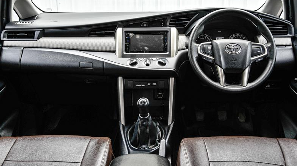 Review Toyota Kijang Innova Tipe G Tahun 2017