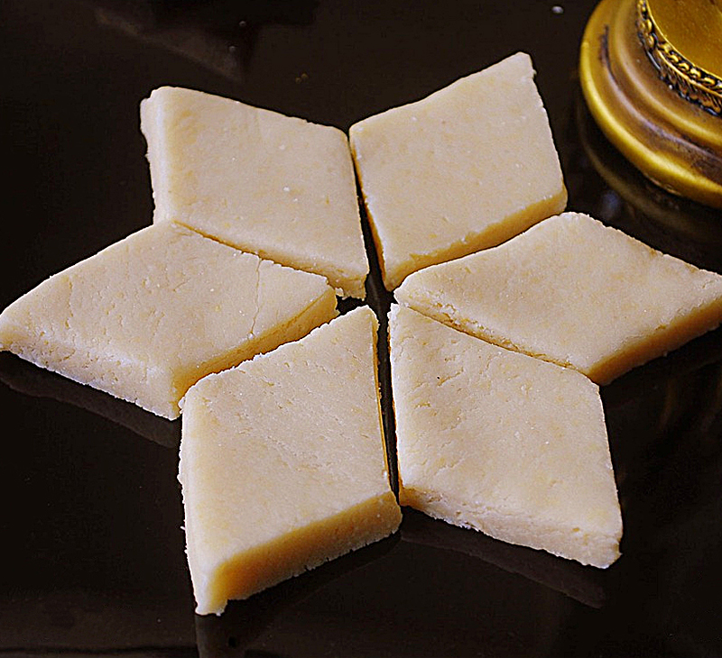 Keralacuisines: keralacuisines: CASHEWNUT MITTAI (BURFI)