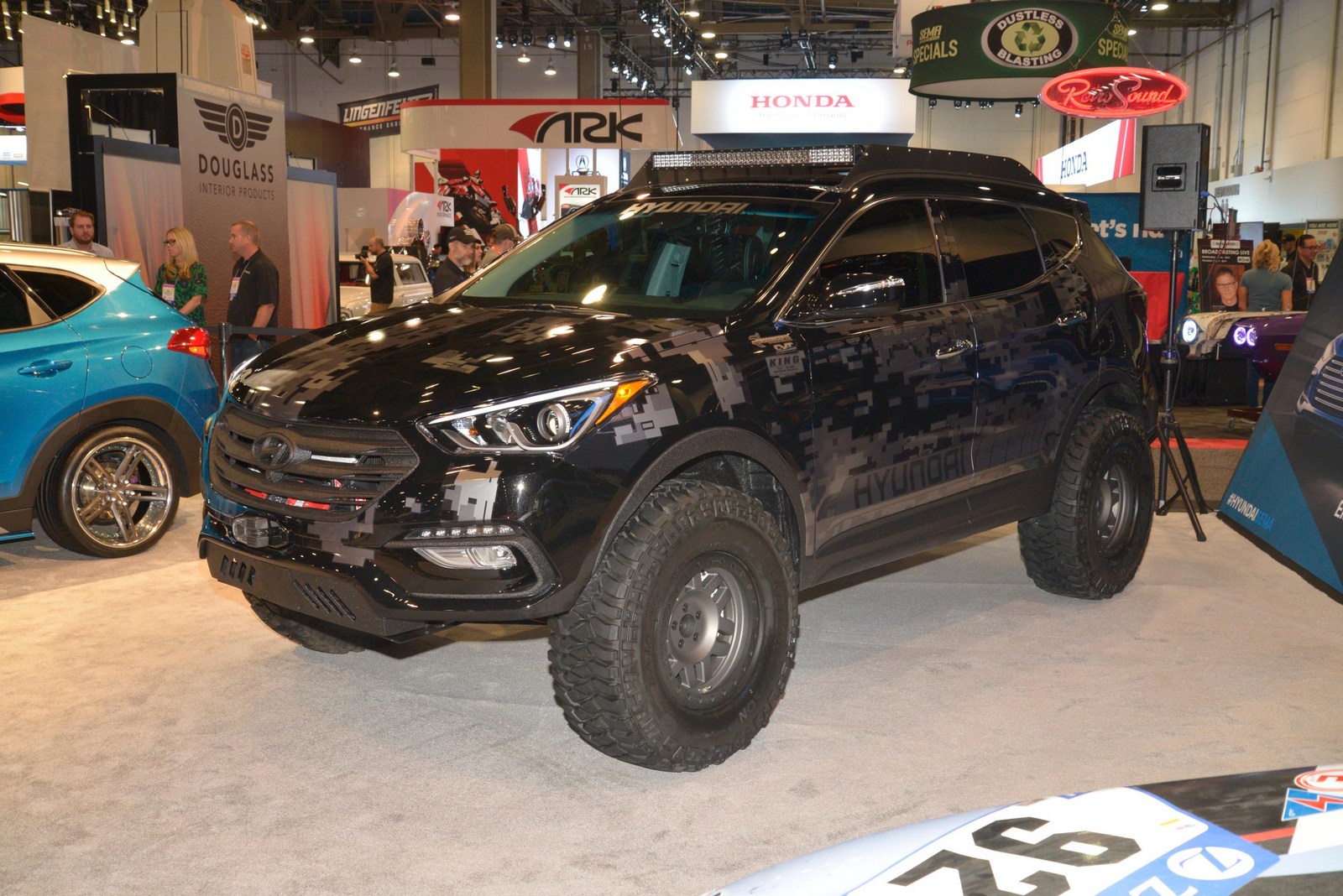 Rockstar Energy Hyundai Santa Fe Sport Looks Like A Battle Car | Carscoops