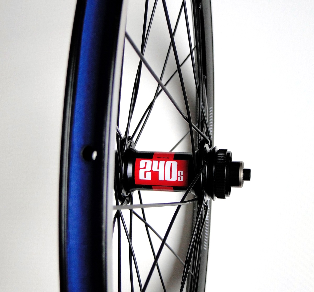 Custom Recumbent Wheels: DT Swiss 240S Kinetix Pro 28 spokes