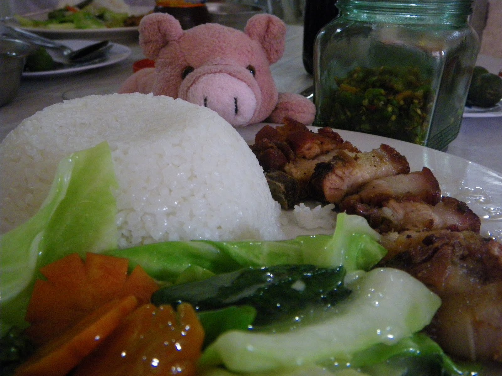 Litson Rice Atbp.: Jen's Fastfood: 3 Snouts!