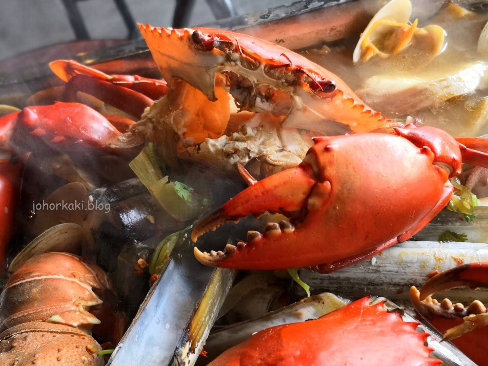 Fat Fish 肥鱼 in Taman Melodies Johor Bahru |Tony Johor Kaki Travels for ...