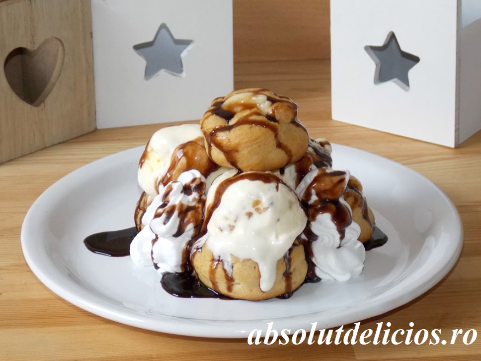 Absolut Delicios: PROFITEROL CU CREMA DE VANILIE, INGHETATA, FRISCA SI ...