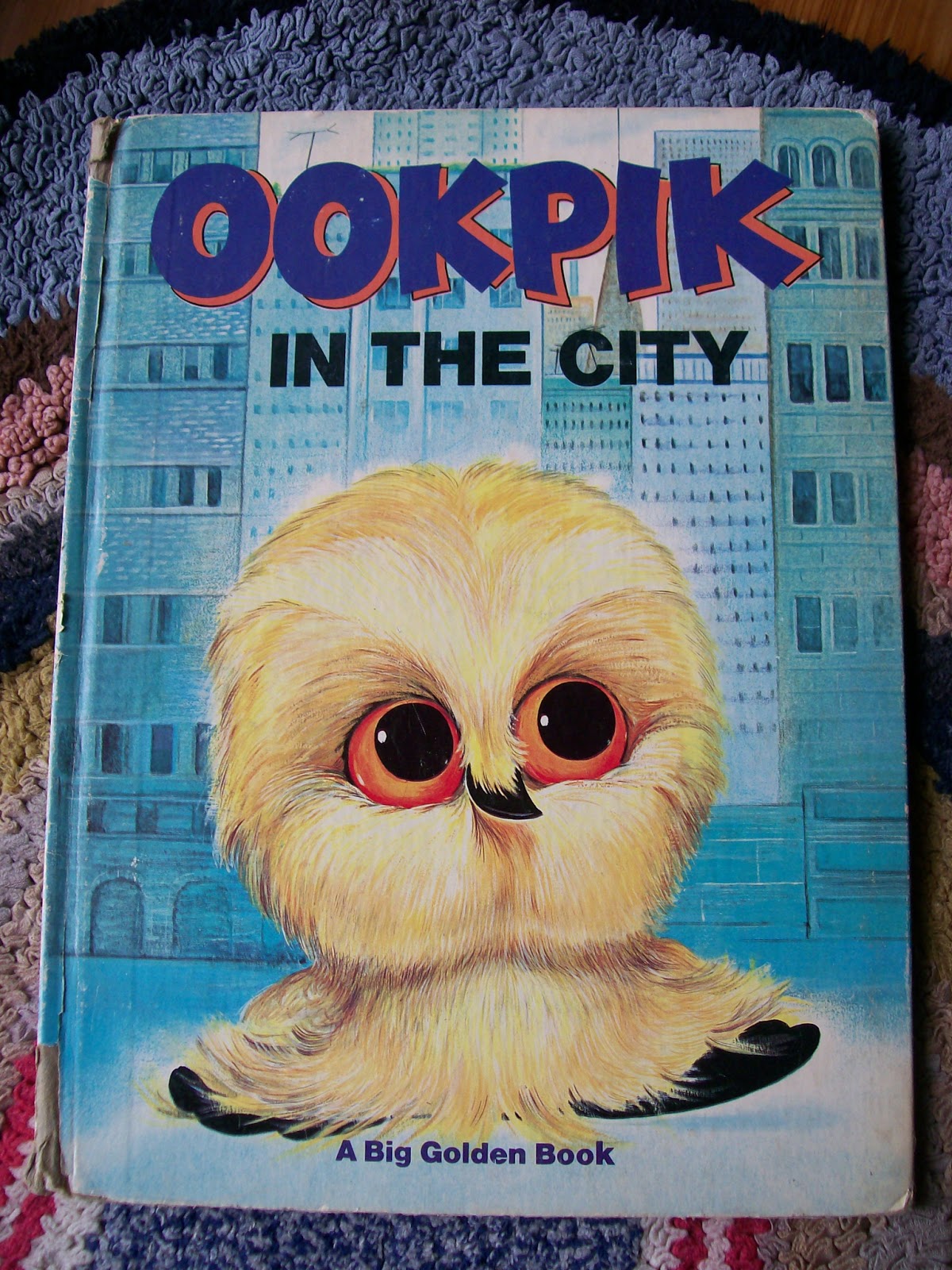 My Dusty Shelves: Ookpik in the City