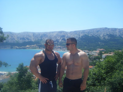 world bodybuilders pictures: musclesbuilder gary bognar passing time ...