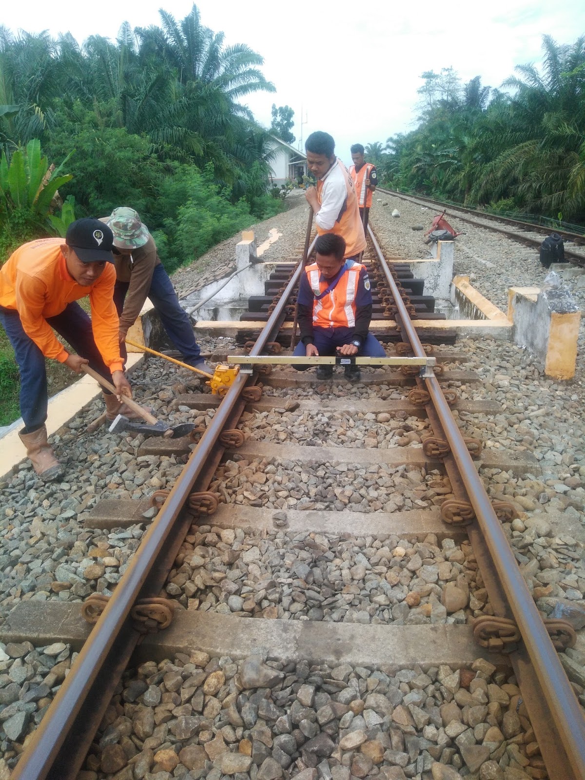 JALAN REL DAN JEMBATAN