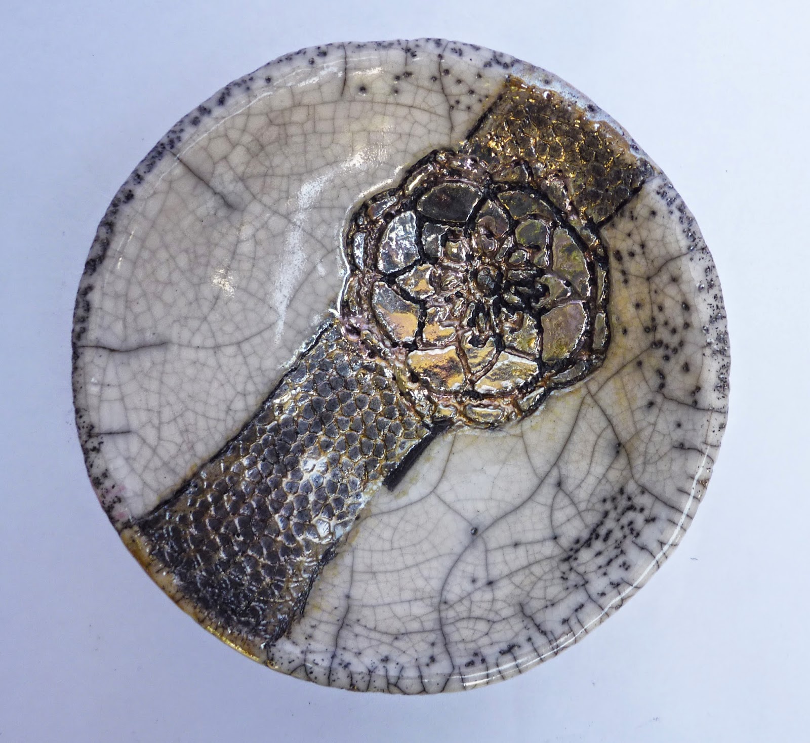 DANIELA LAVARINI: Ceramica Raku