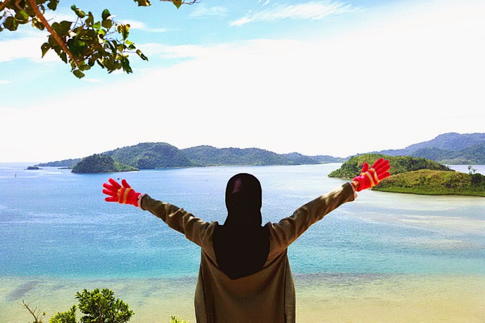 Indahnya Kawasan Wisata Pulau Mandeh Raja Ampatnya Sumatra Barat ...