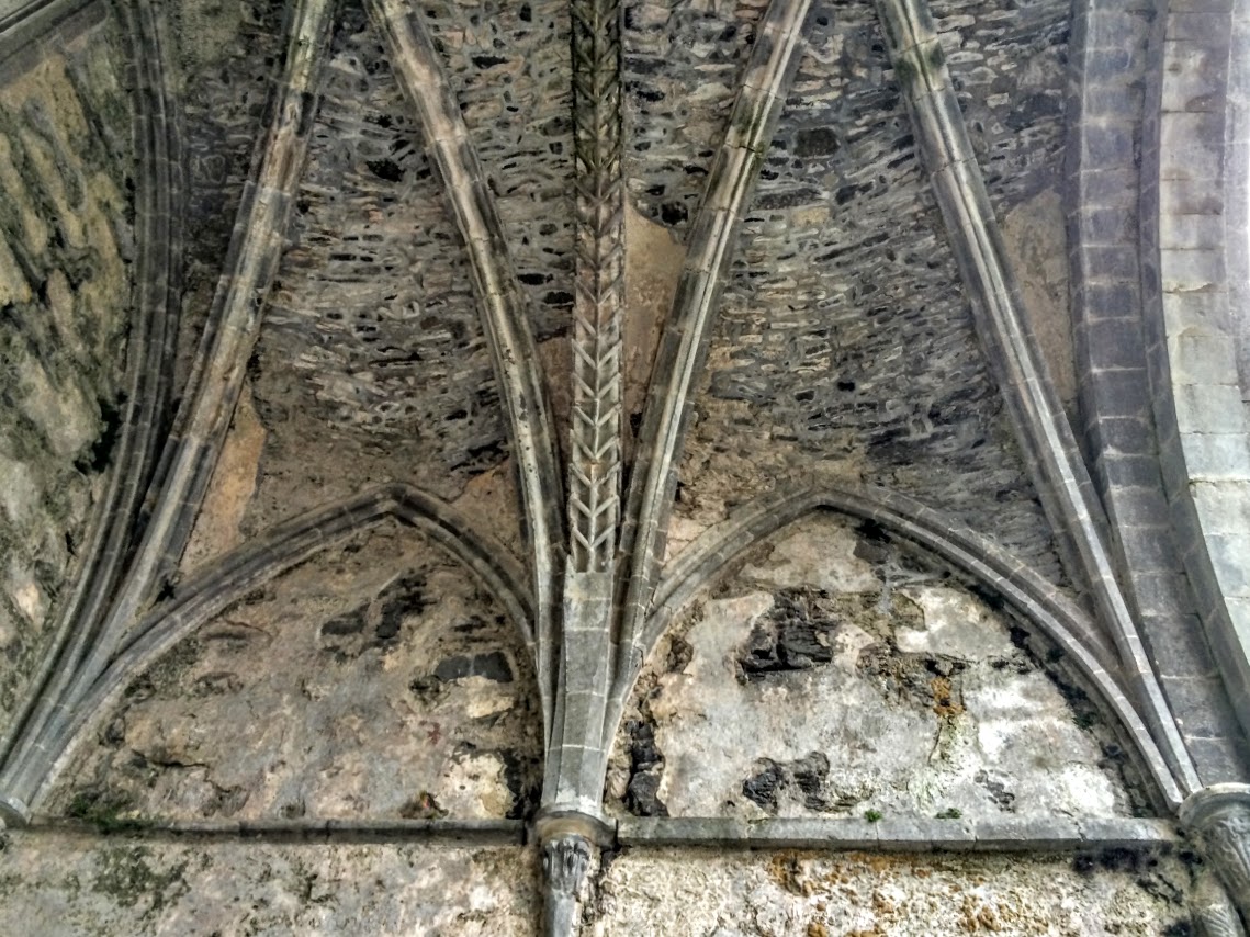 Patrick Comerford: Corcomroe Abbey: the Cistercians’ fertile abbey in ...