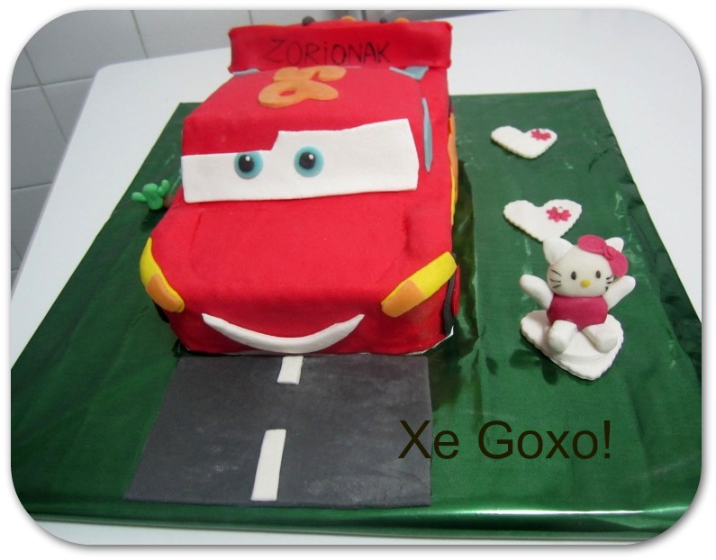 Xe goxo!: Tarta Rayo McQueen & Hello Kitty