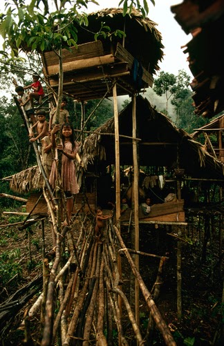 100 MILE HOUSE: Indigenous Houses Of The Philippines
