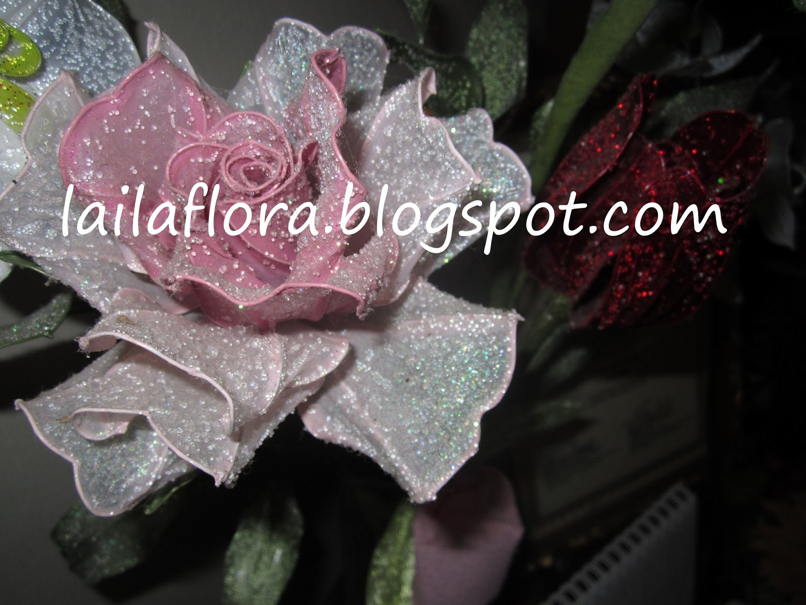 Laila Flora: Hiasan Dip Bunga Ros