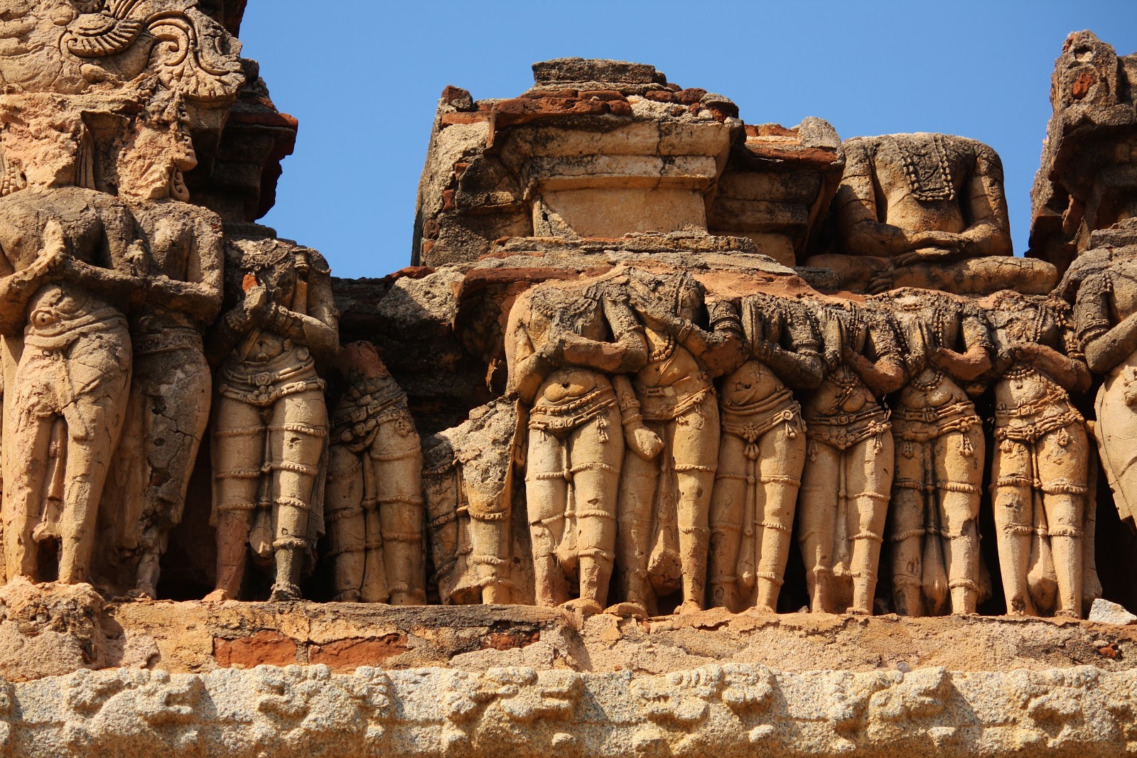 The Beautiful World. Through Me.: Hampi - Beauty of the Majestic Ruins