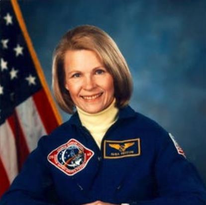 THE EDUCATED GENEALOGIST: Famous Women Who Are Members of DAR - Part 5