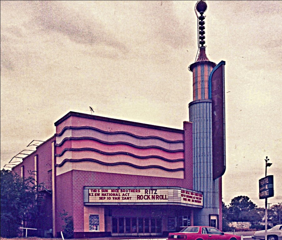 (G)REENWICH (V)ILLAGE (D)AILY (P)HOTO: On the Road in the 80s, III