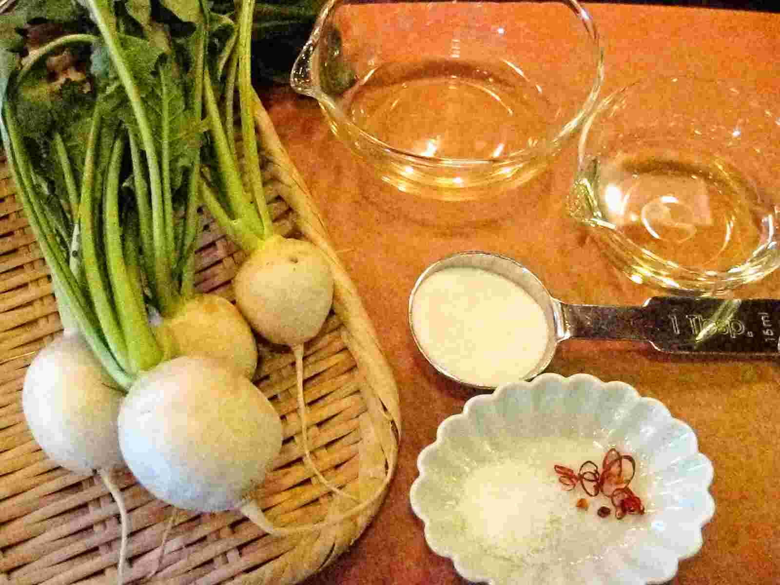 Recipes for Tom: Kikuka kabu / chrysanthemum-cut Japanese turnip