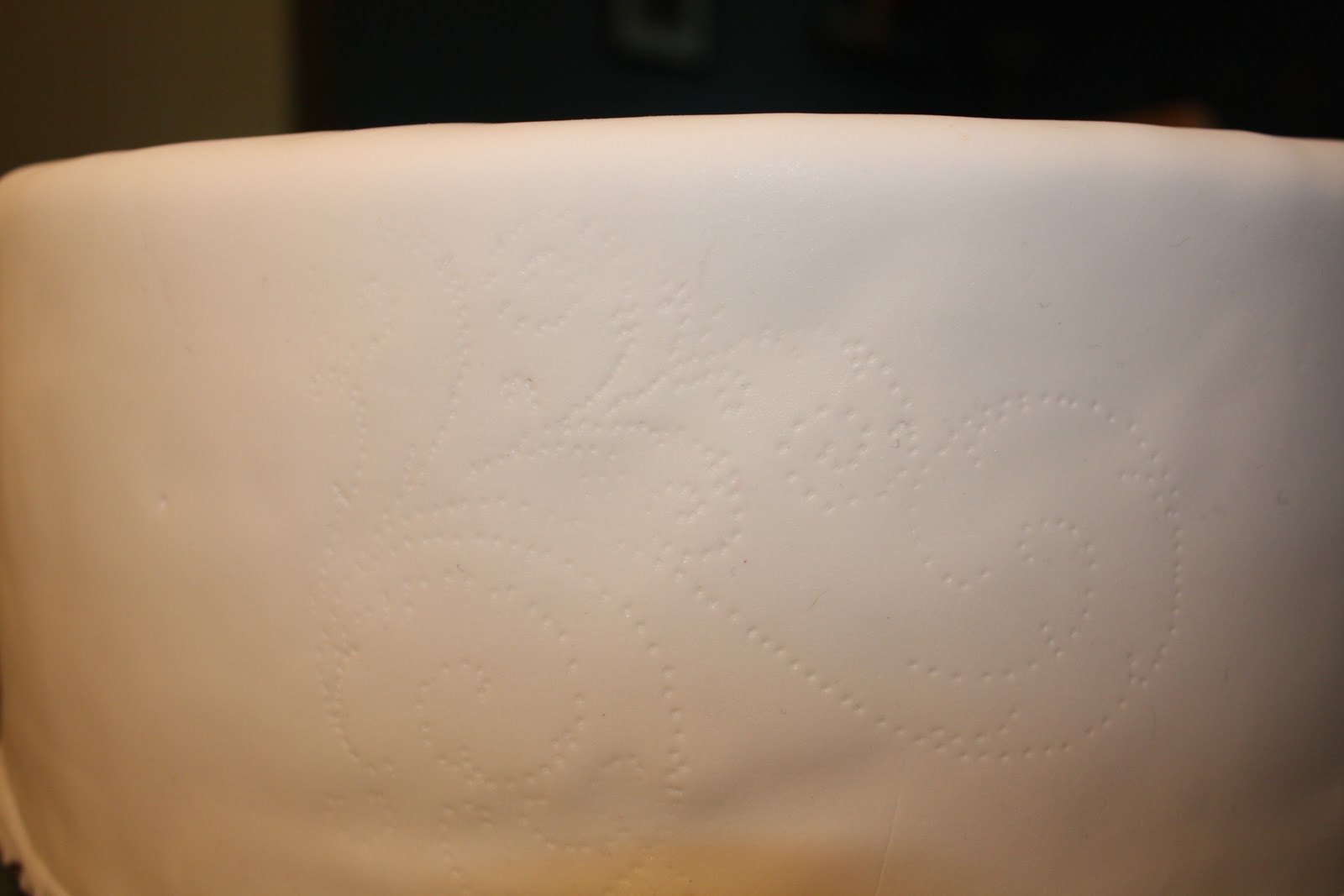 Sweet Eats Cakes: Pin Prick Method for Piping Scroll Work Tutorial