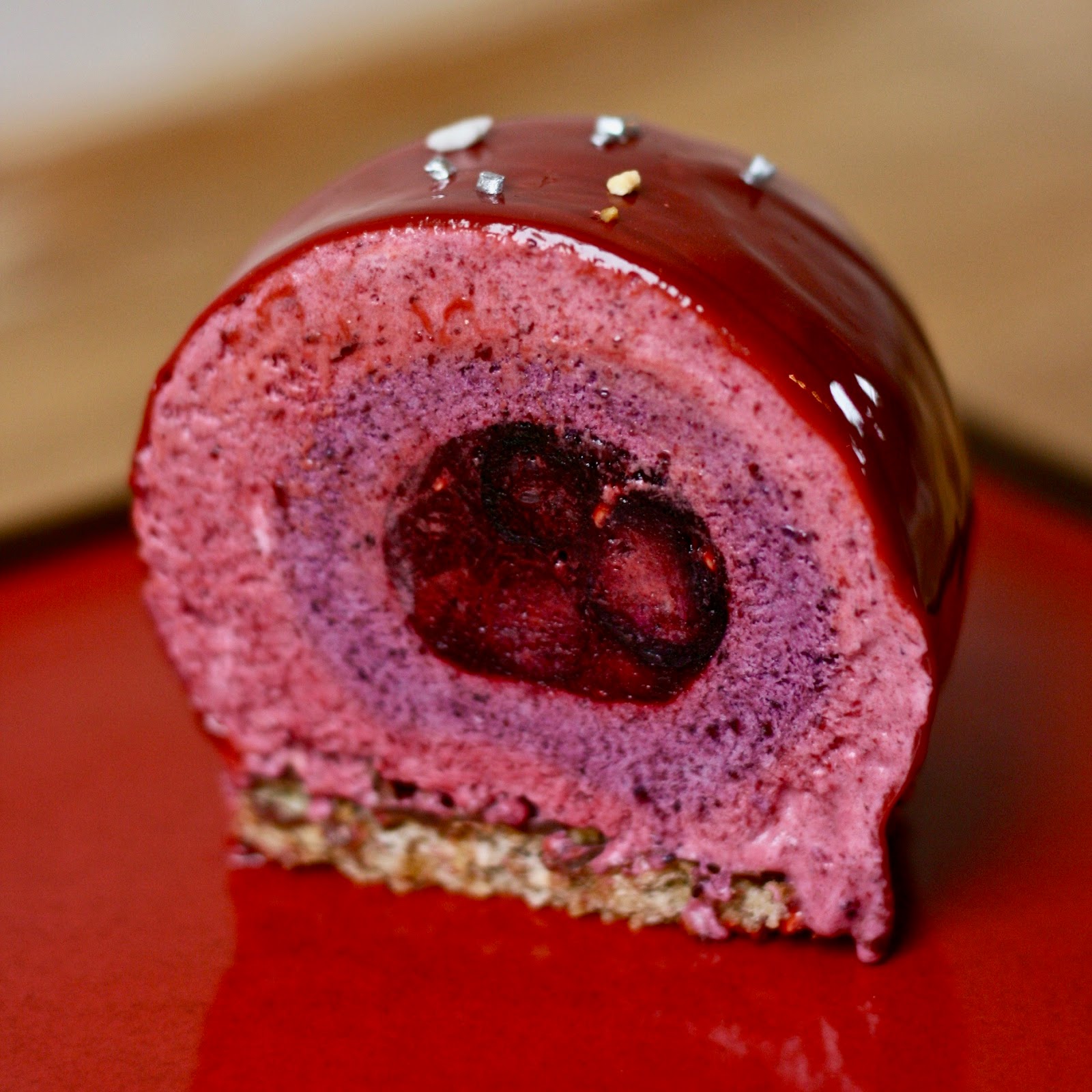 beaux gâteaux: Entremet aux fruits rouges