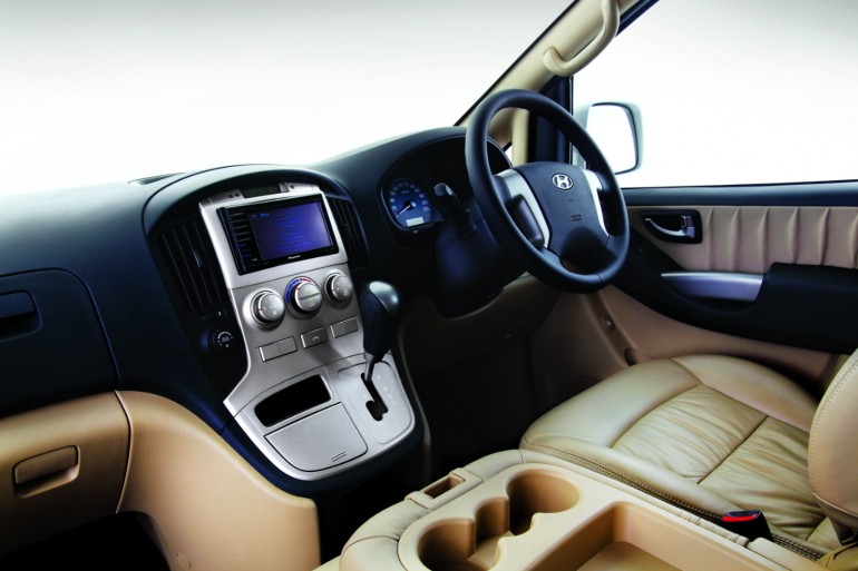 OTOREVIEW.MY - "otomobil" review...: CLOSE UP+DRIVEN: Hyundai Grand ...