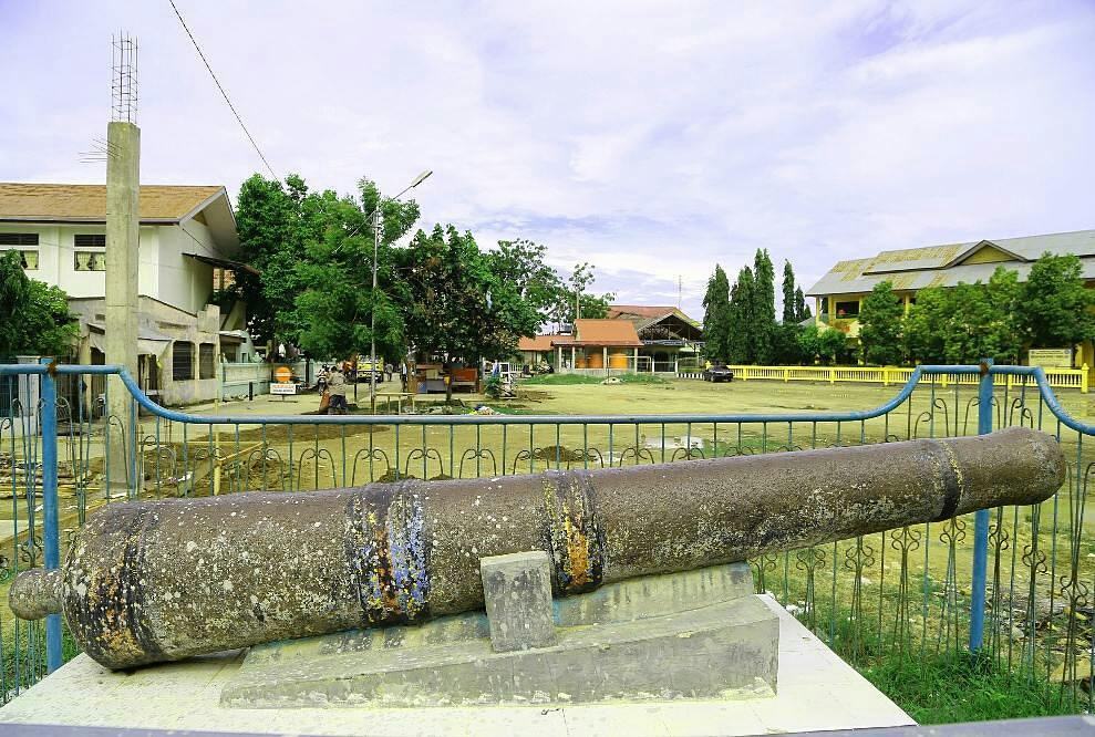 MERIAM PENINGGALAN BELANDA