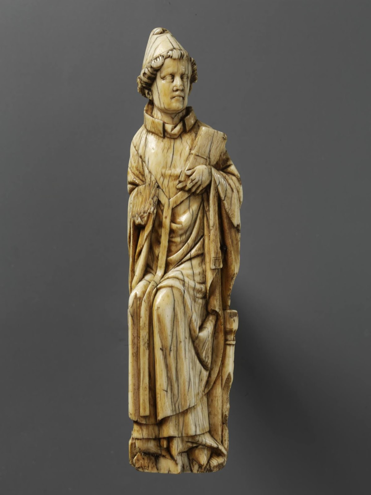 Spencer Alley: Small Ivory Statues