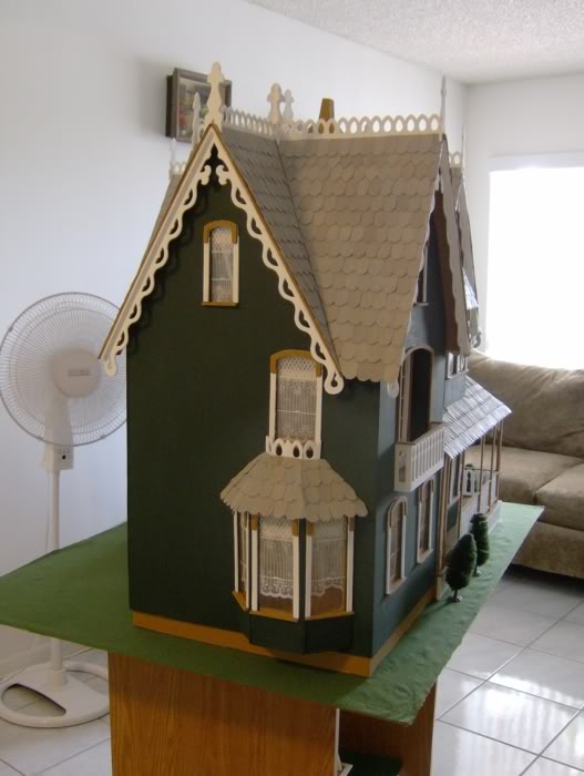 More Minis Dollhouses: The Garfield Dollhouse Day 25