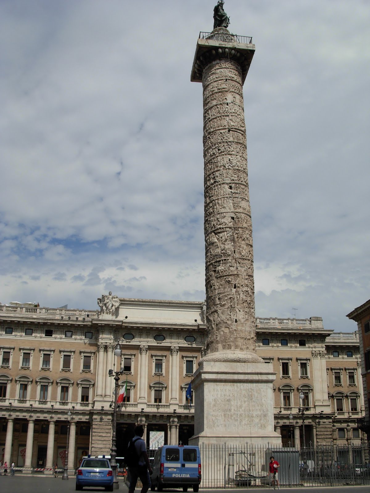 EL EPIGRAFISTA: Pedestal de la columna de Marco Aurelio (Roma, Italia)