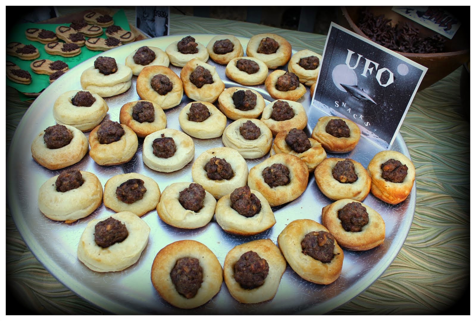 *~my house is cuter than yours~*: National UFO Day!