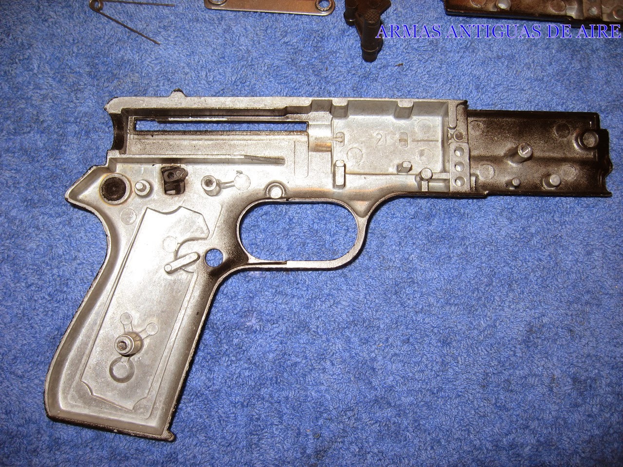 ARMAS ANTIGUAS DE AIRE: PISTOLA MARKSMAN 1010