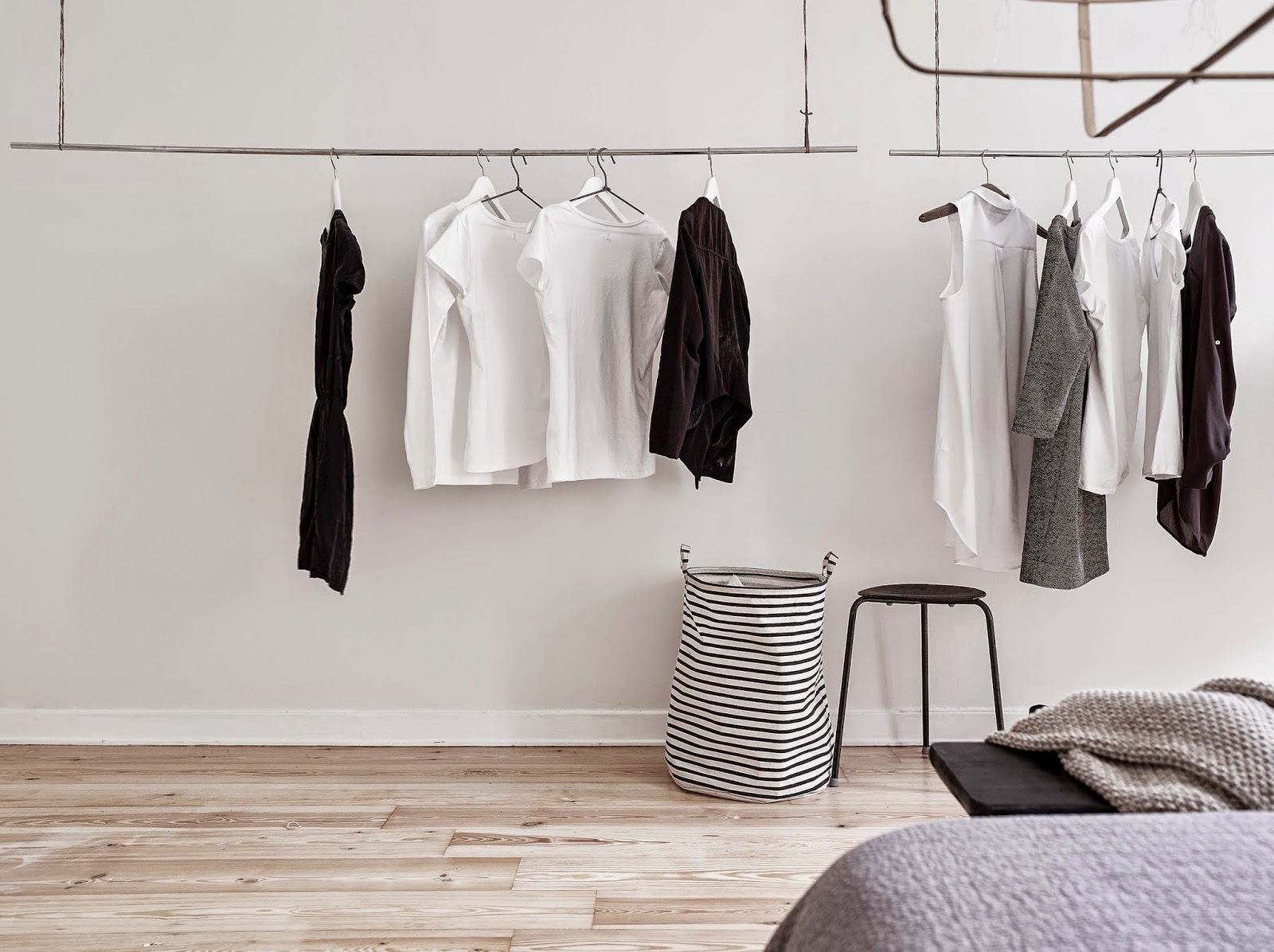 northern winds: Smart clothes hangers