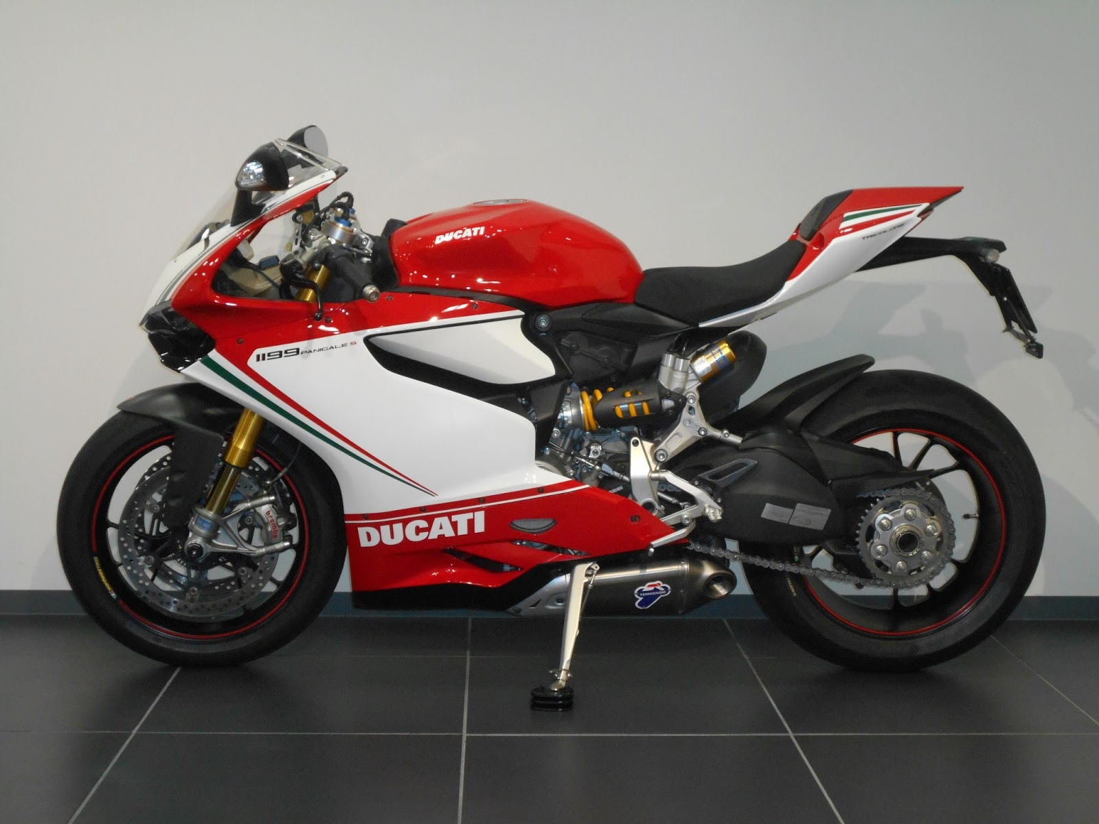 DUCATI USED BIKE: DUCATI 1199Panigale S TRICOLORE 2013
