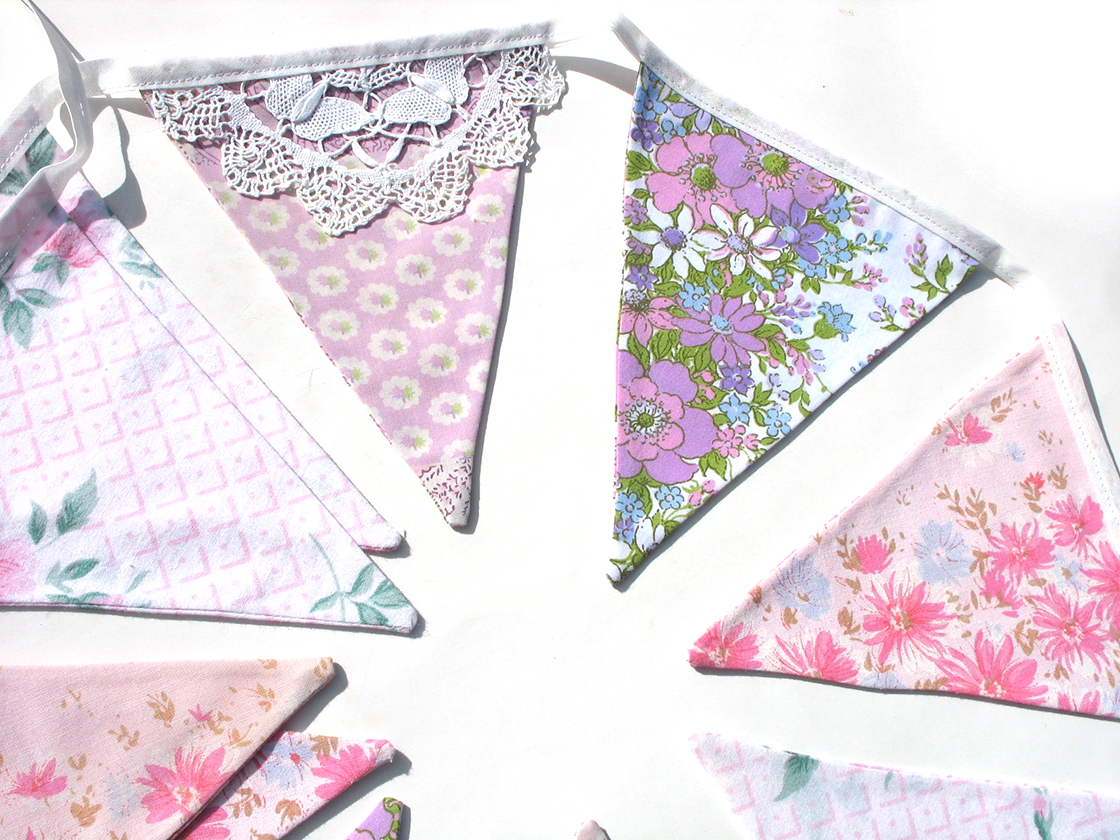 Merry-Go-Round Handmade: Vintage Buntings with lace - new floral styles ...