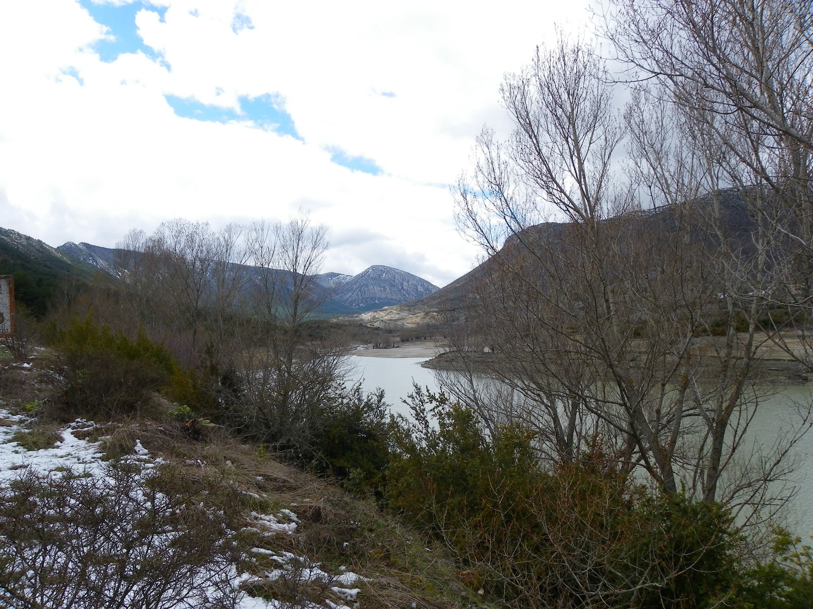 Presas y embalses: Embalse de Arguis