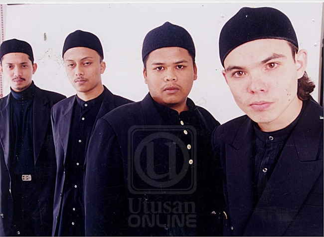 ANGGOTA KUMPULAN NASYID BROTHERS SALLEH DERIL MENINGGAL DUNIA - LEKAT ...