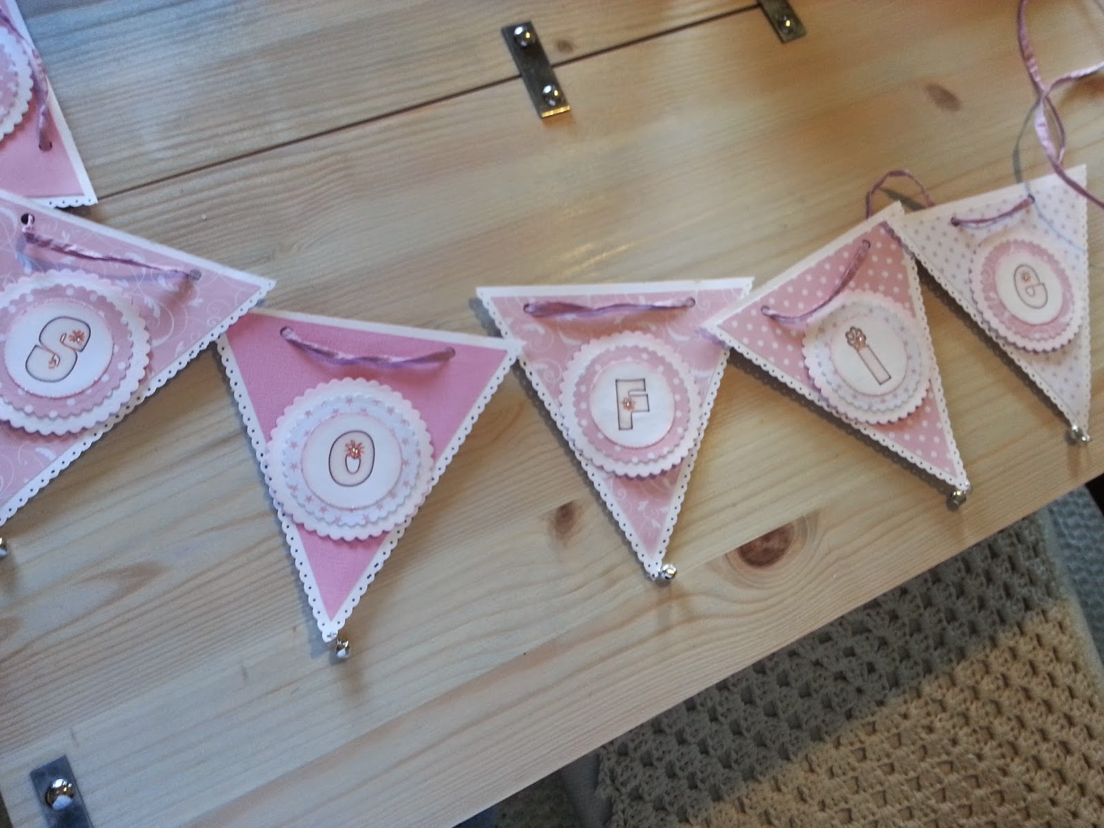 Birgits hobbyblogg: Vimpler til 2års-dag