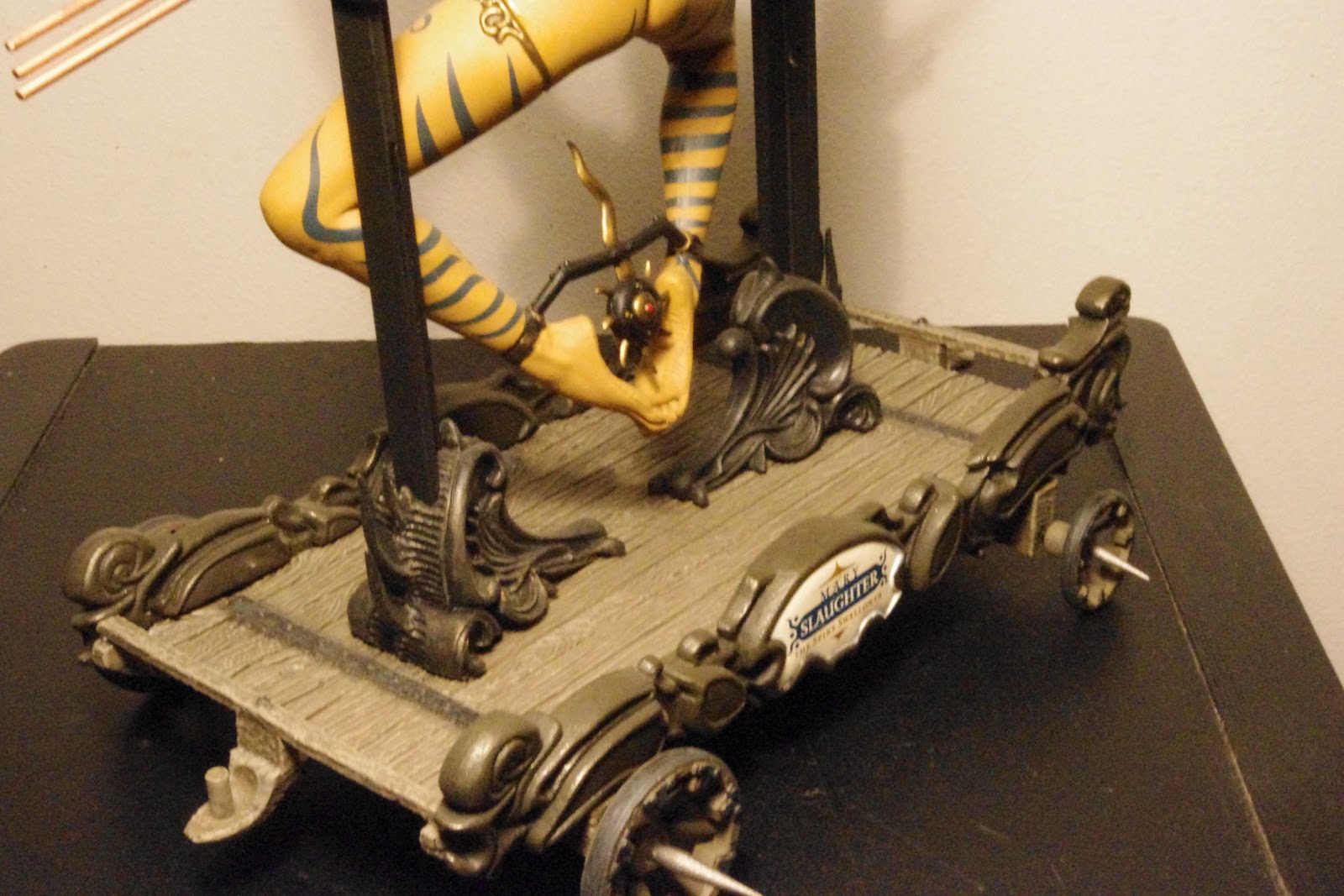 Na Boca Do Lobo: CLIVE BARKER'S INFERNAL PARADE - Mary Slaughter