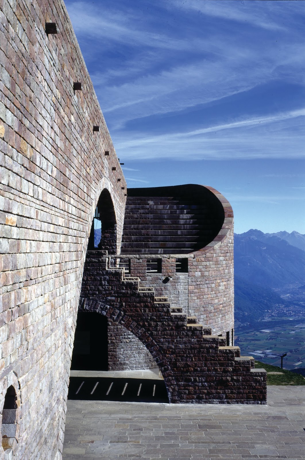 lo sguardo oltre il confine: Spazio Sacro di Mario Botta (Casa Rusca ...