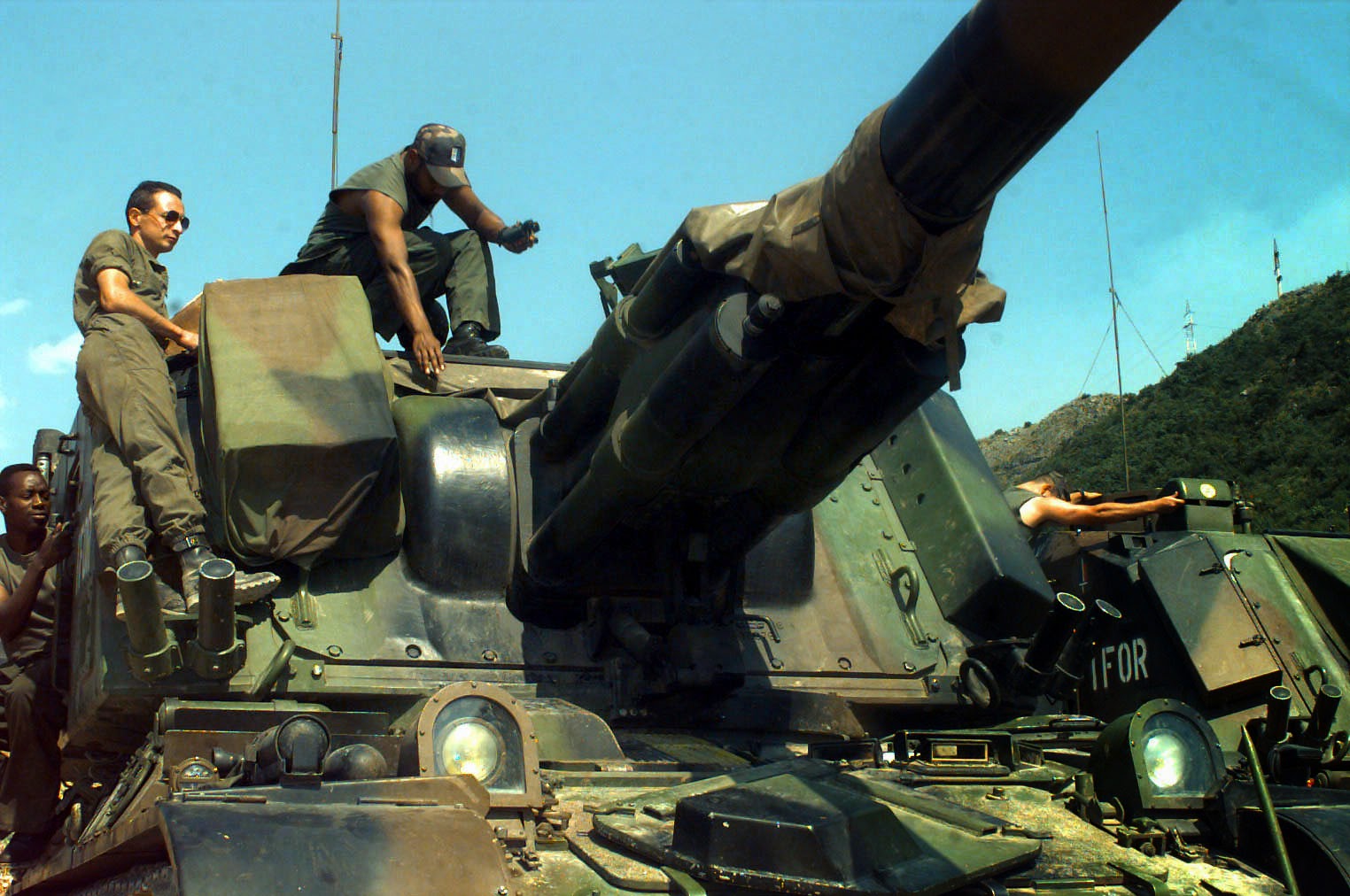 Dunia Militer Etc: AU-F1 GCT - 155-mm self-propelled gun (Prancis)