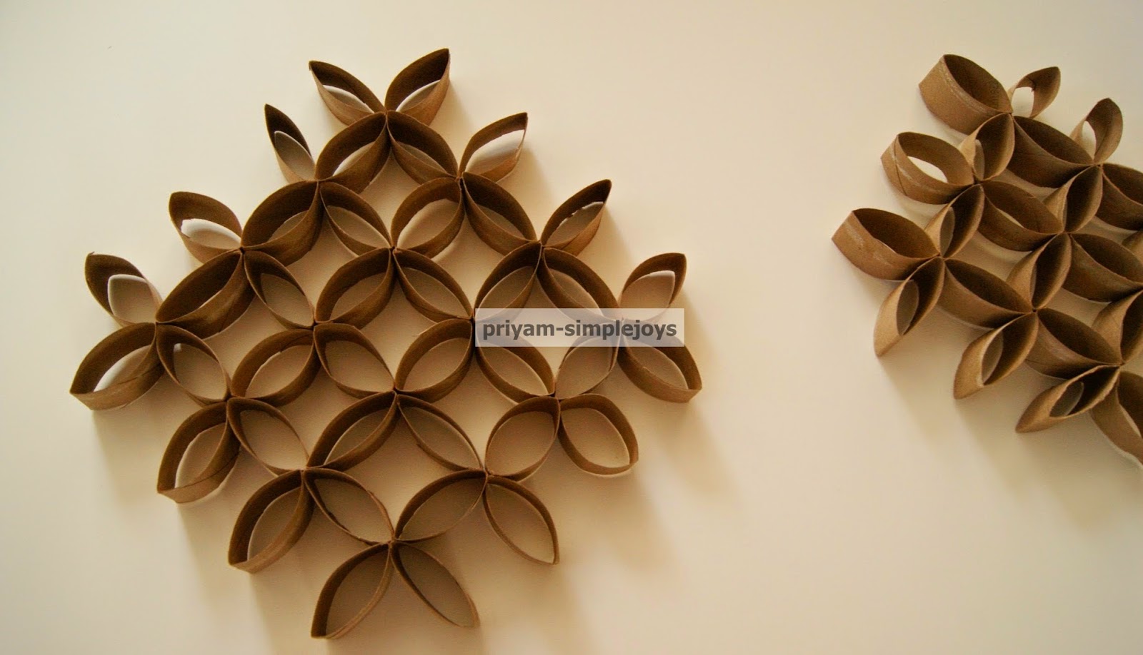 SimpleJoys: Paper Towel Roll Craft