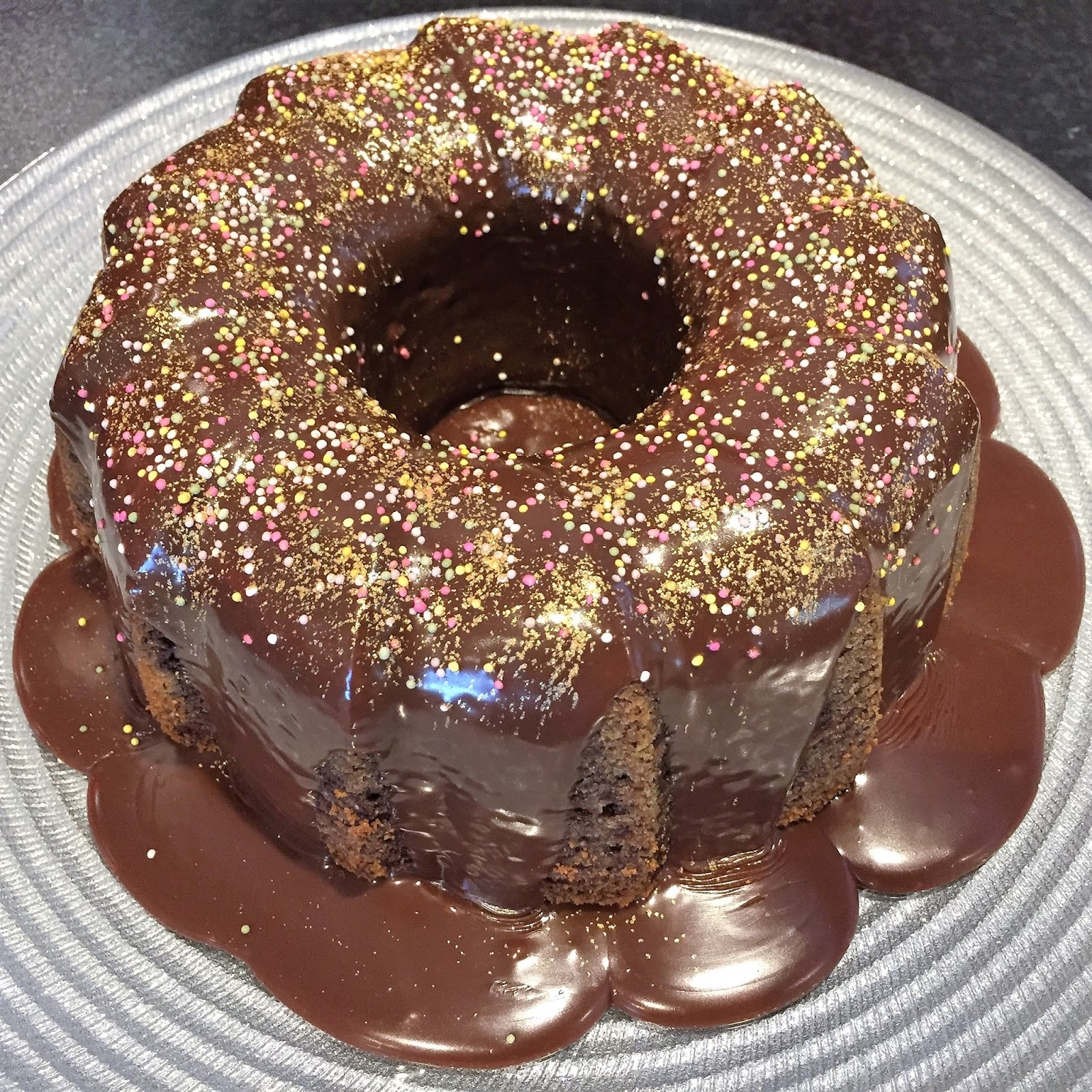 Mia bakar: Chokladkaka