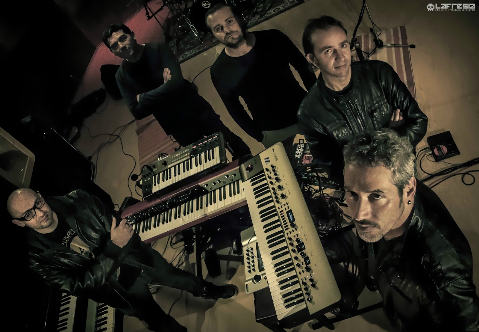 Athos di MAT2020 (www.mat2020.com): R-Evolution Band-The Dark Side of ...