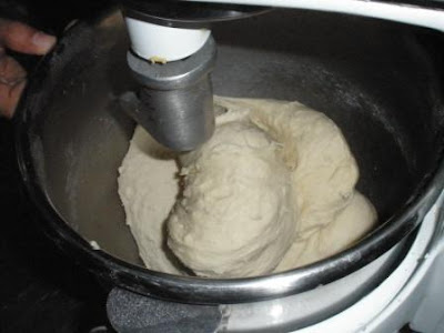 Atie's Bakery: Teknik Buat Roti