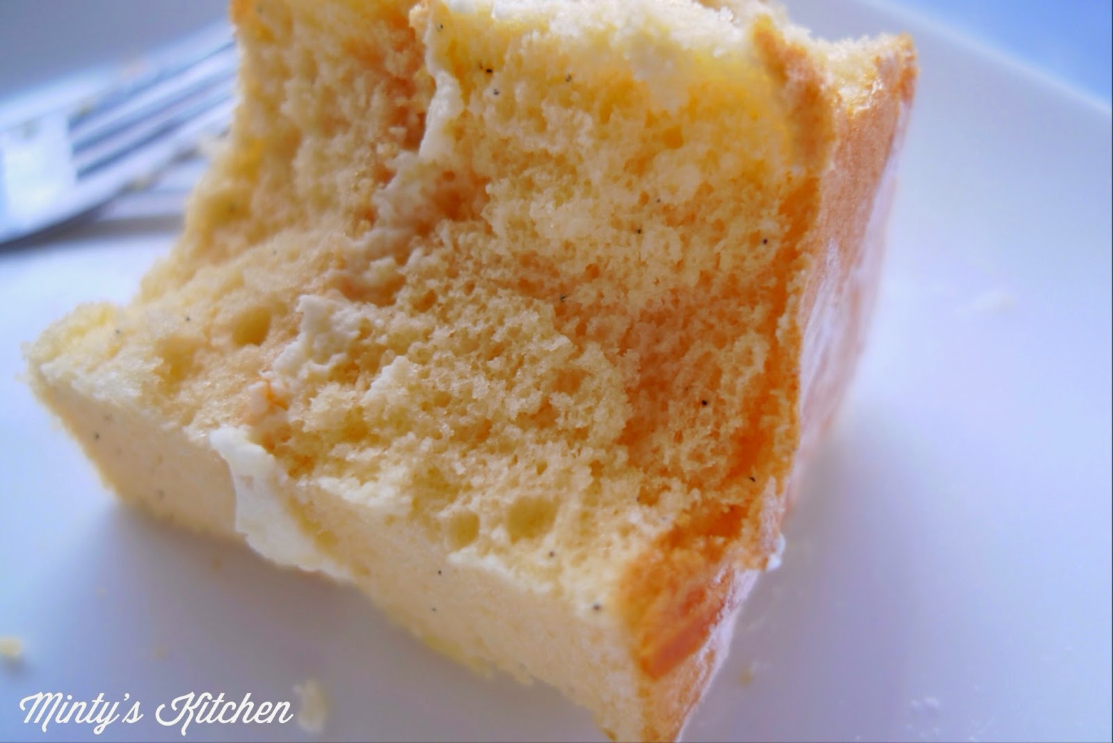 Minty's Kitchen: Golden Sponge Cake (千叶黄金蛋糕)